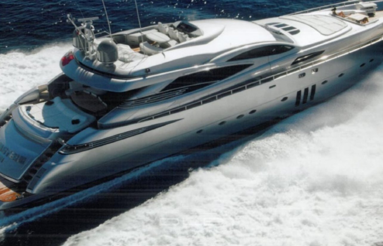 Location yacht Pershing